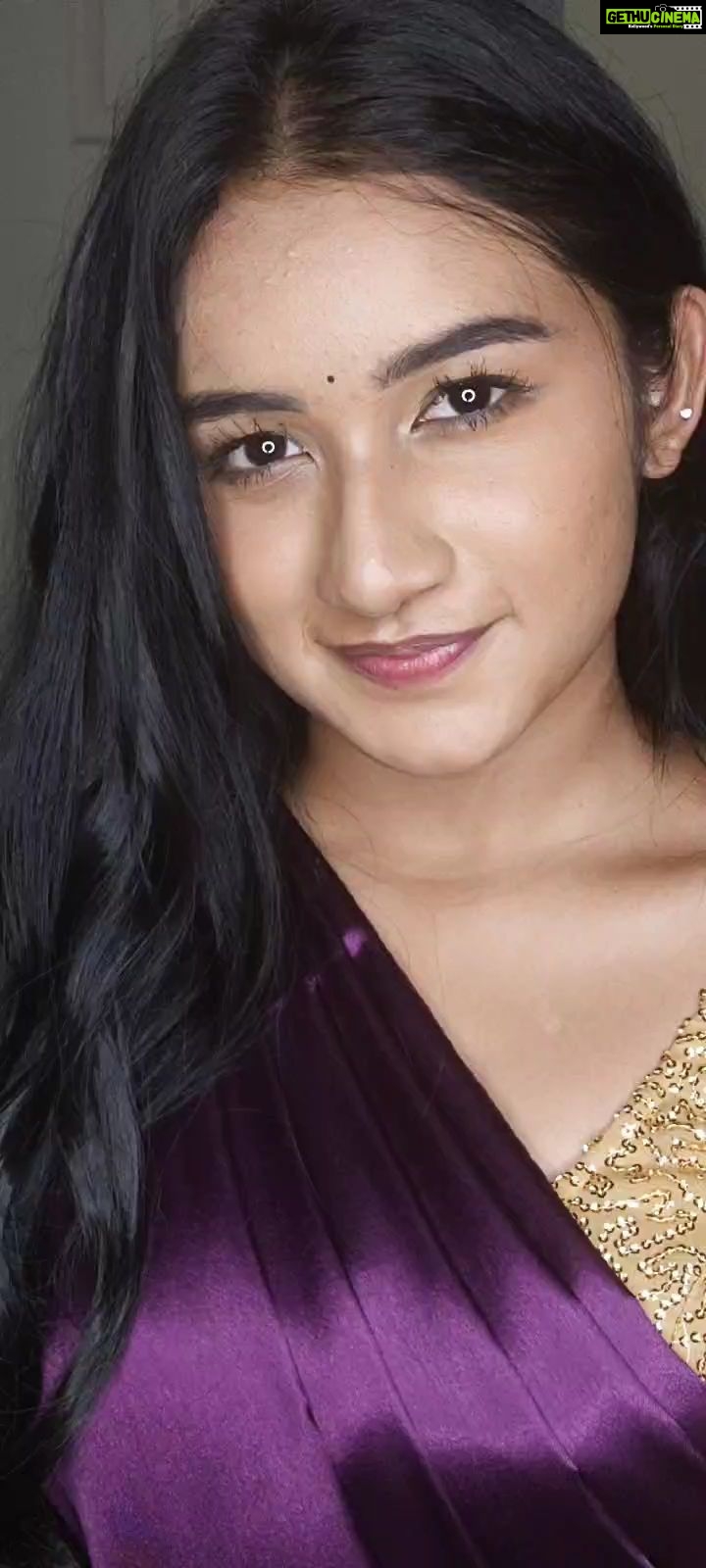 Raveena Daha Instagram – உன் மேலே பைத்தியம் ஆனேன் 💙🦋 Saree from :@aryma ...