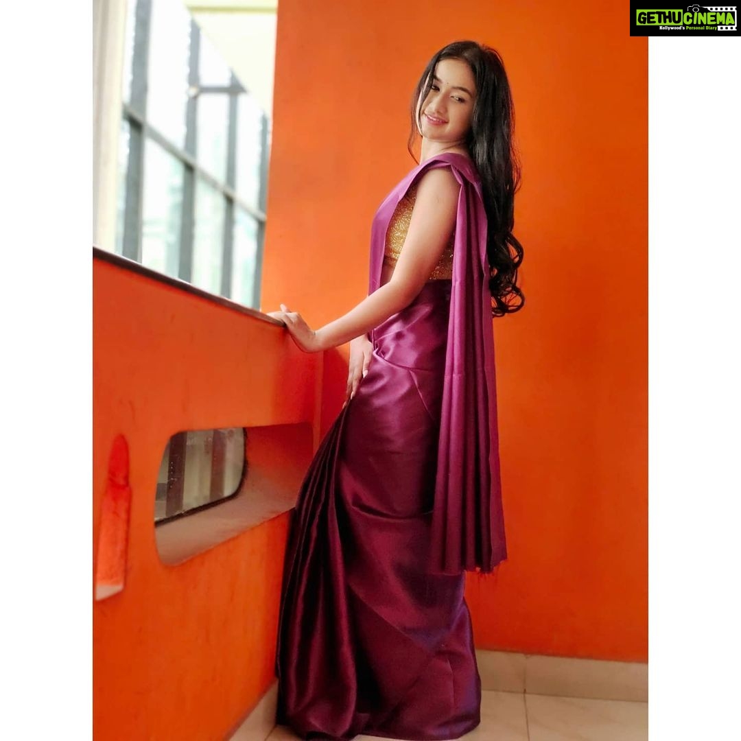 Raveena Daha Instagram – காதல் நீ 🥀💯 Saree from : @aryma_online_store 💜 ...