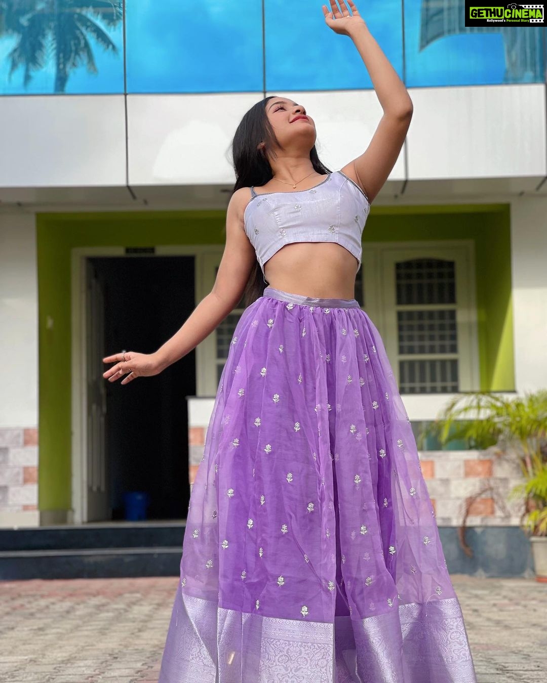 Raveena Daha Instagram - 🤍💜🤍 Lovely lehenga material from @chick ...