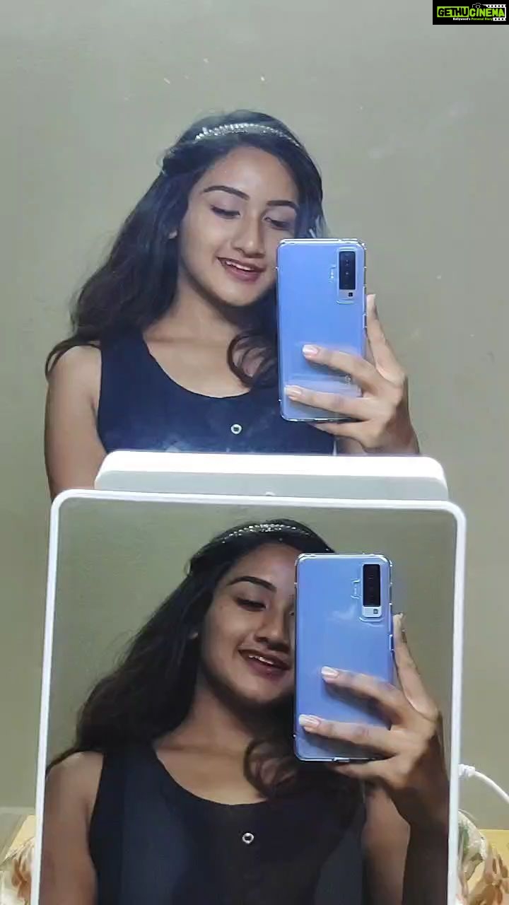 Raveena Daha Instagram – MAGIC MIRROR 😍from: @thegiftzfactory | Gethu ...