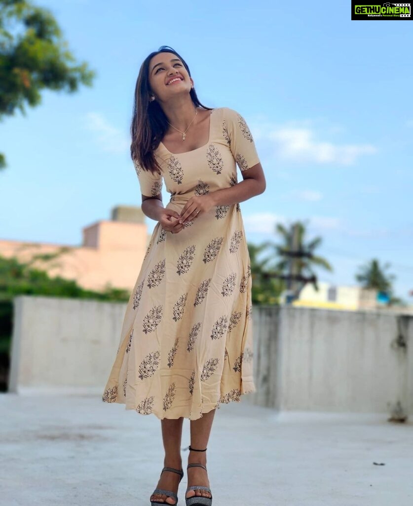 Actress Raveena Daha HD Photos and Wallpapers October 2020 - Gethu Cinema