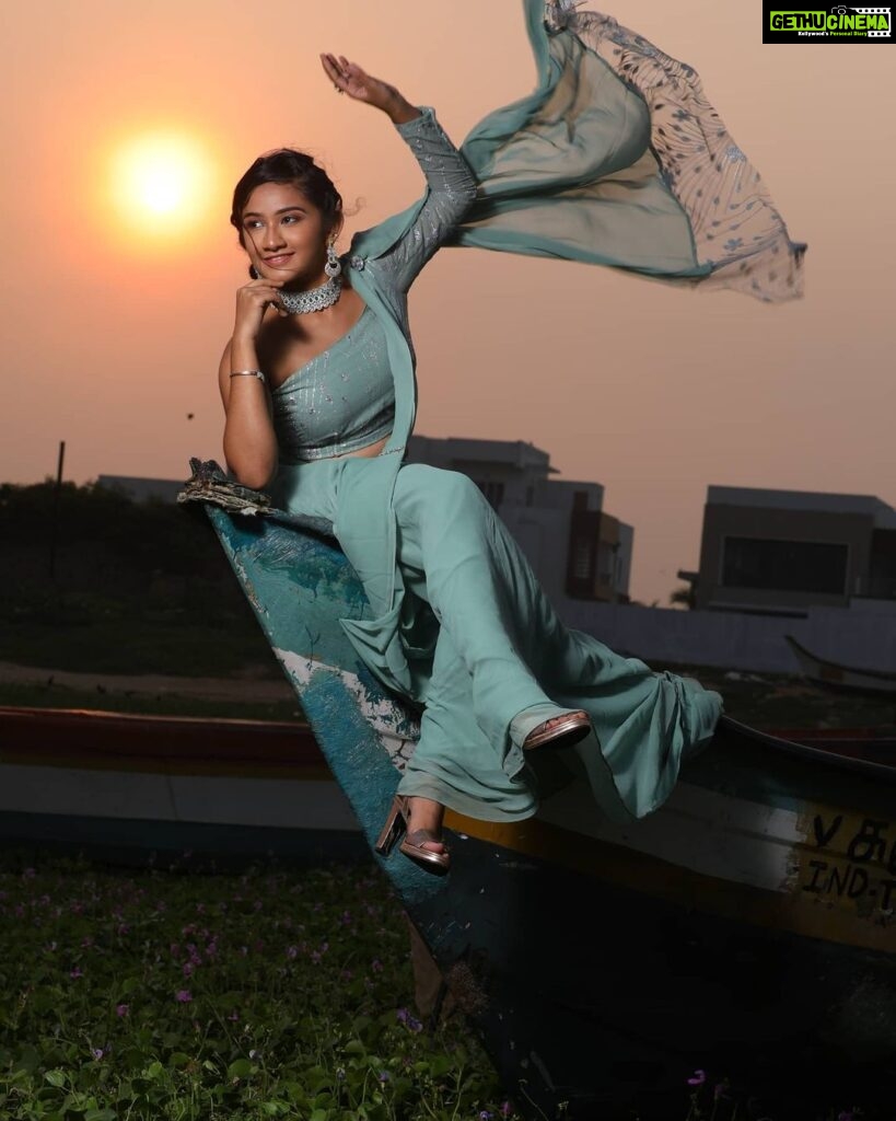 Actress Raveena Daha HD Photos and Wallpapers October 2020 - Gethu Cinema