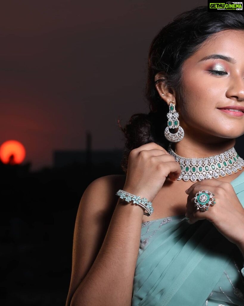 Actress Raveena Daha HD Photos and Wallpapers October 2020 - Gethu Cinema