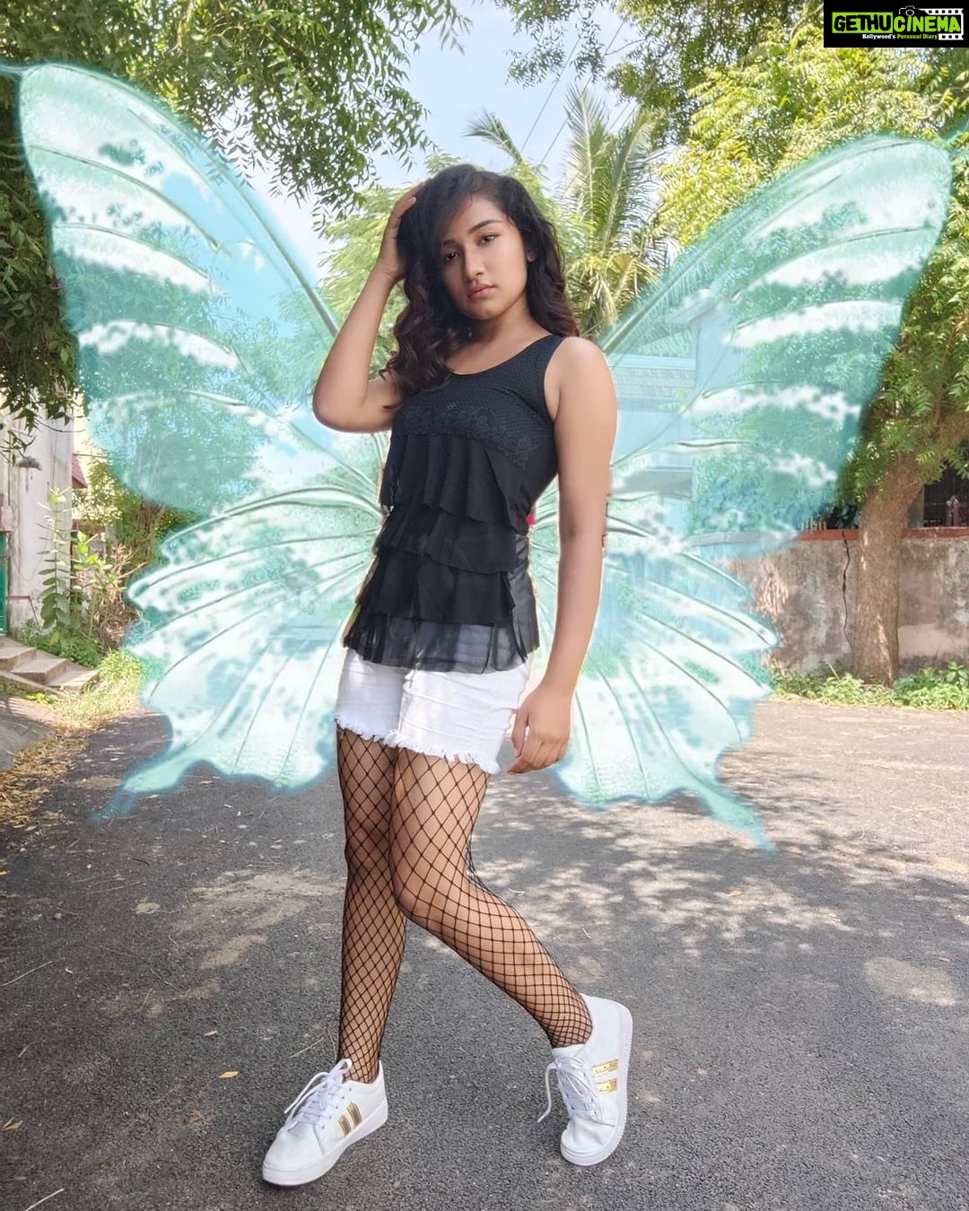 Raveena Daha Instagram – I don’t like violence but I don’t mind if i ...