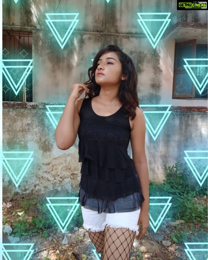 Actress Raveena Daha HD Photos and Wallpapers October 2020 - Gethu Cinema