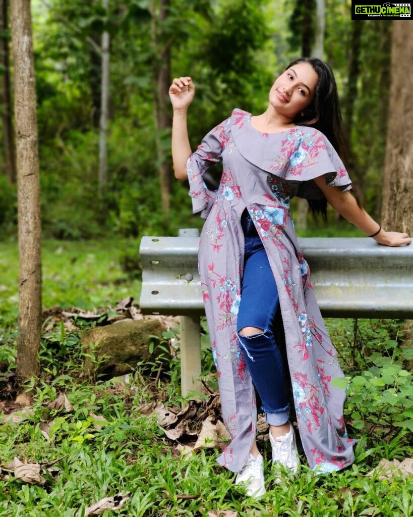 Actress Raveena Daha HD Photos and Wallpapers December 2021 - Gethu Cinema