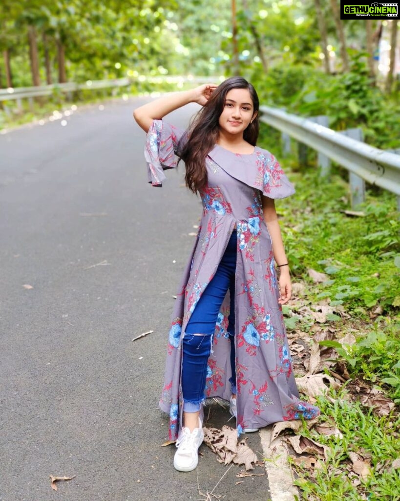 Actress Raveena Daha HD Photos and Wallpapers December 2021 - Gethu Cinema