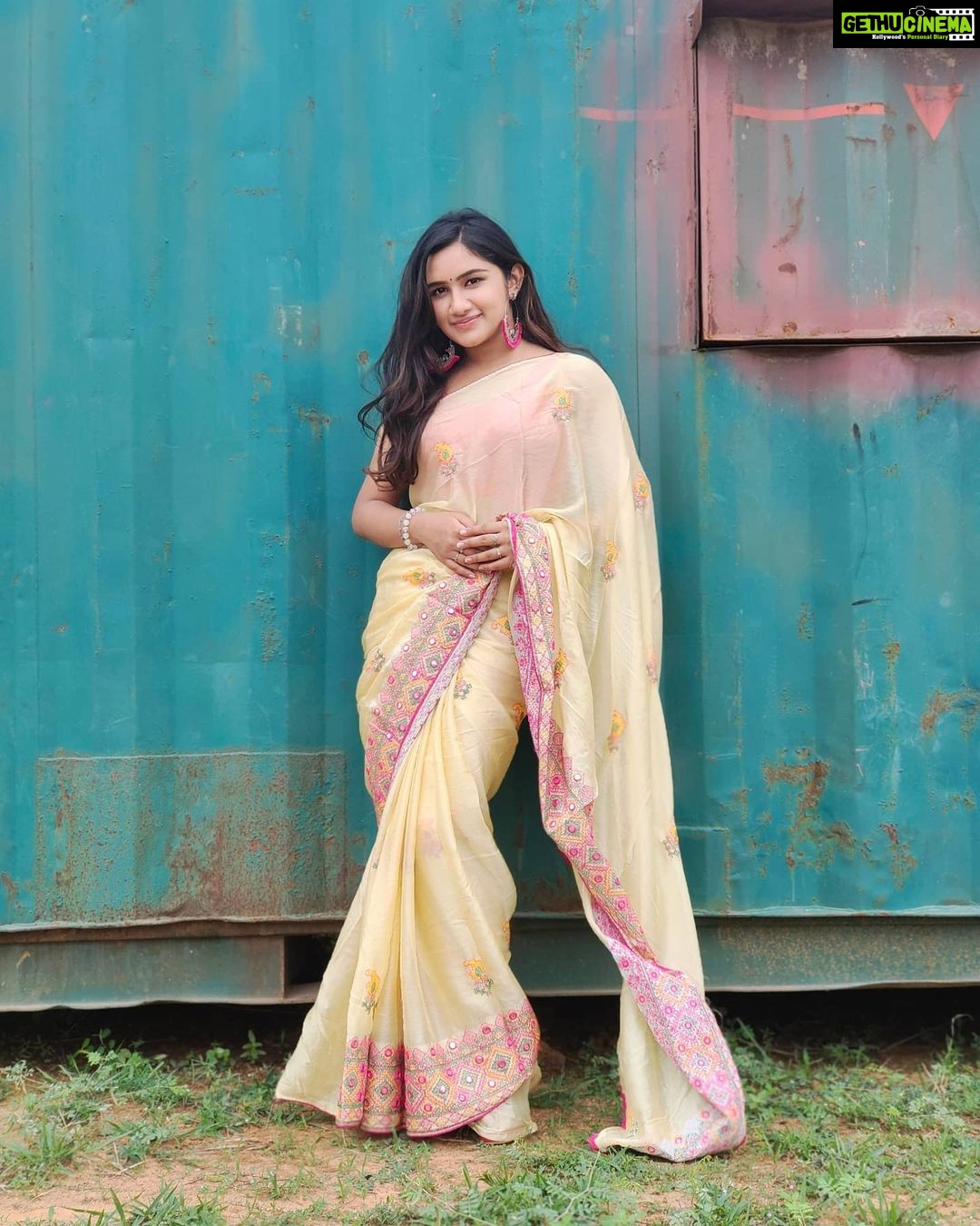 Actress Raveena Daha HD Photos and Wallpapers January 2022 - Gethu Cinema