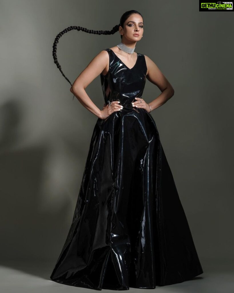 Actress Saba Qamar Zaman HD Photos and Wallpapers October 2022 - Gethu ...