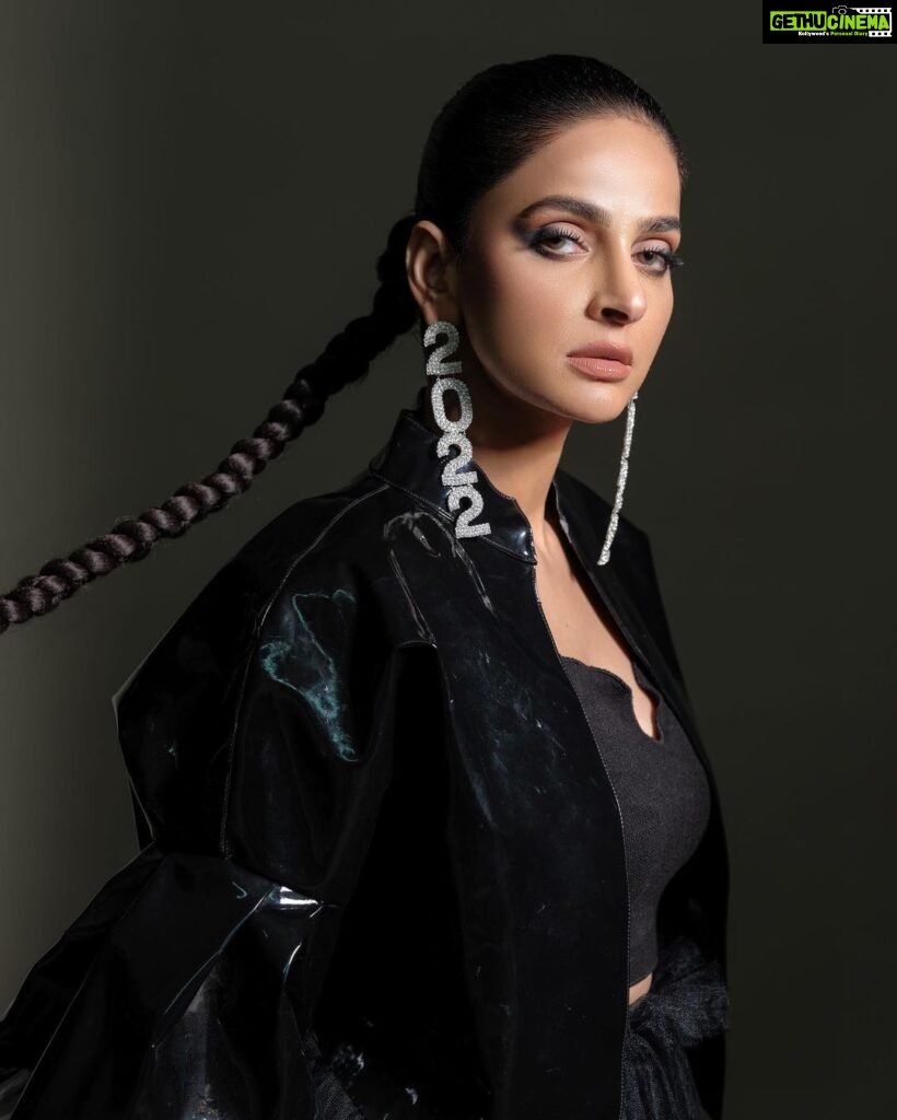 Saba Qamar Zaman Instagram – Treat me like a game, and I’ll show you ...