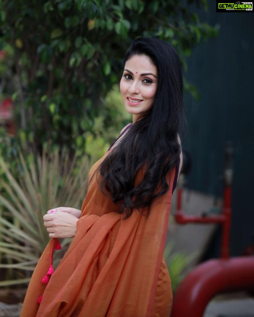 Actress Sadha HD Photos and Wallpapers July 2022 - Gethu Cinema