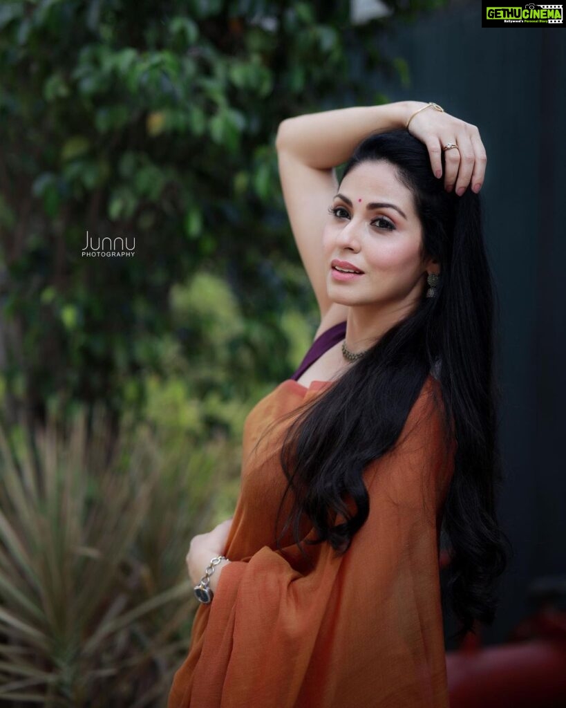 Actress Sadha HD Photos and Wallpapers July 2022 - Gethu Cinema