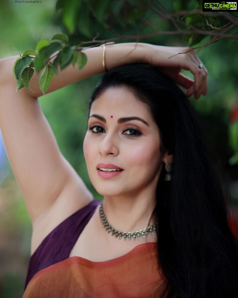 Actress Sadha HD Photos and Wallpapers July 2022 - Gethu Cinema