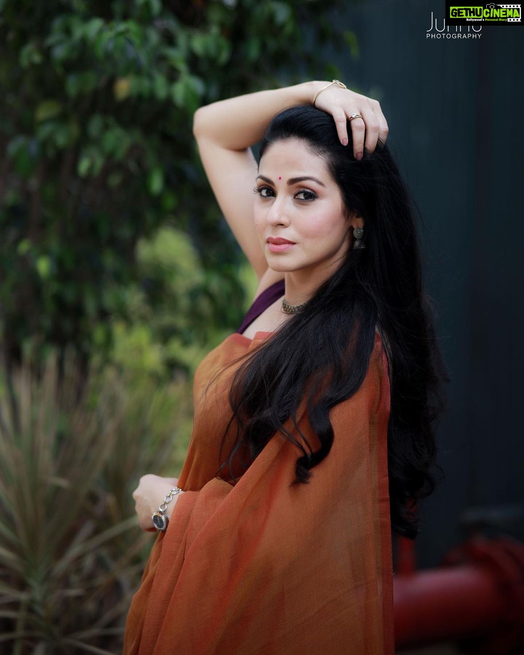Actress Sadha HD Photos and Wallpapers July 2022 - Gethu Cinema