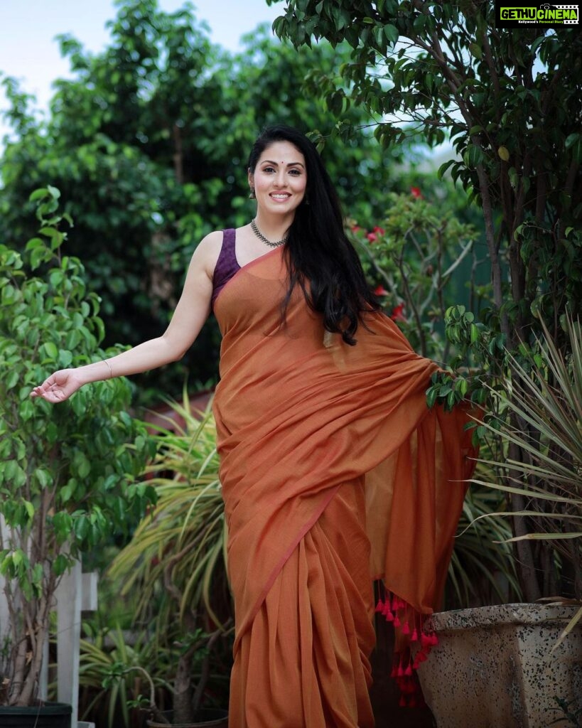 Actress Sadha HD Photos and Wallpapers July 2022 - Gethu Cinema