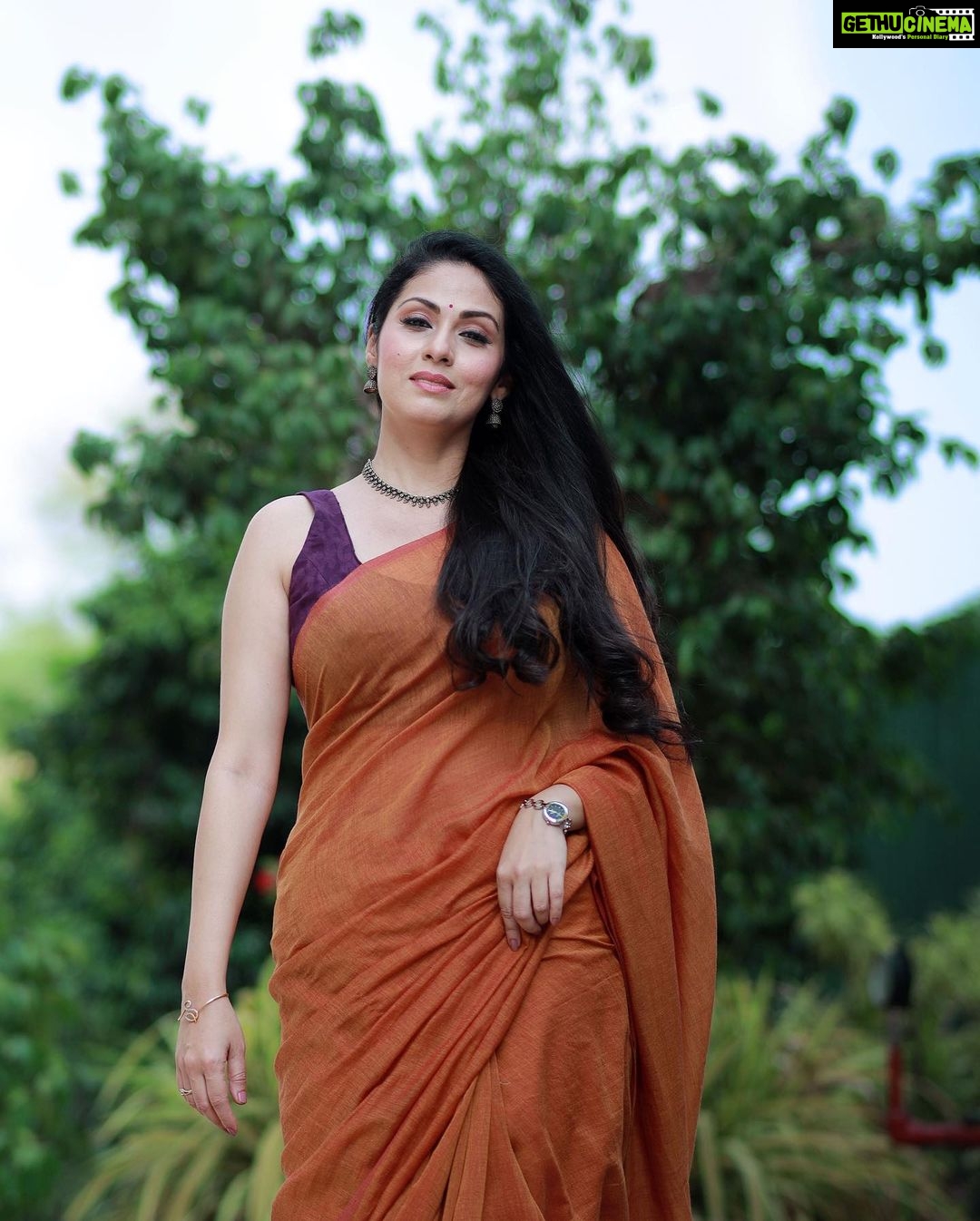 Actress Sadha HD Photos and Wallpapers July 2022 - Gethu Cinema