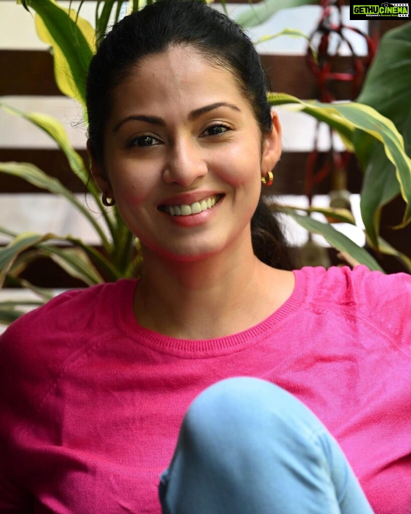 Actress Sadha HD Photos and Wallpapers July 2022 - Gethu Cinema