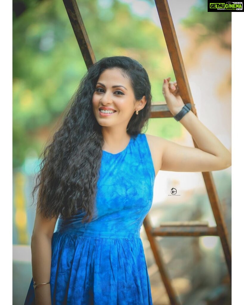 Actress Sadha HD Instagram Photos and Wallpapers July 2022 | Gethu Cinema