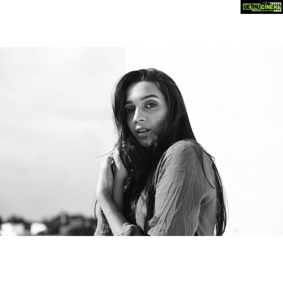 Sanchana Natarajan Instagram – Everyday, everytime 🖤 📷-@rohitsabu | Gethu Cinema