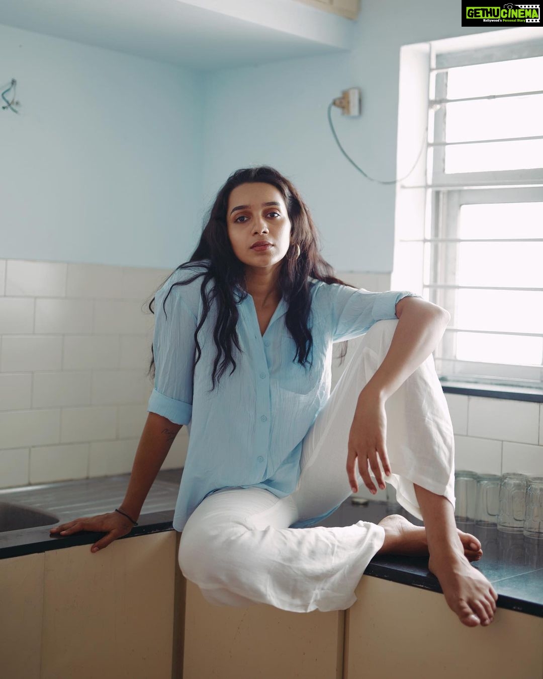 Sanchana Natarajan Instagram – The blues are all the same! 📷- @ri.shi.ka | Gethu Cinema