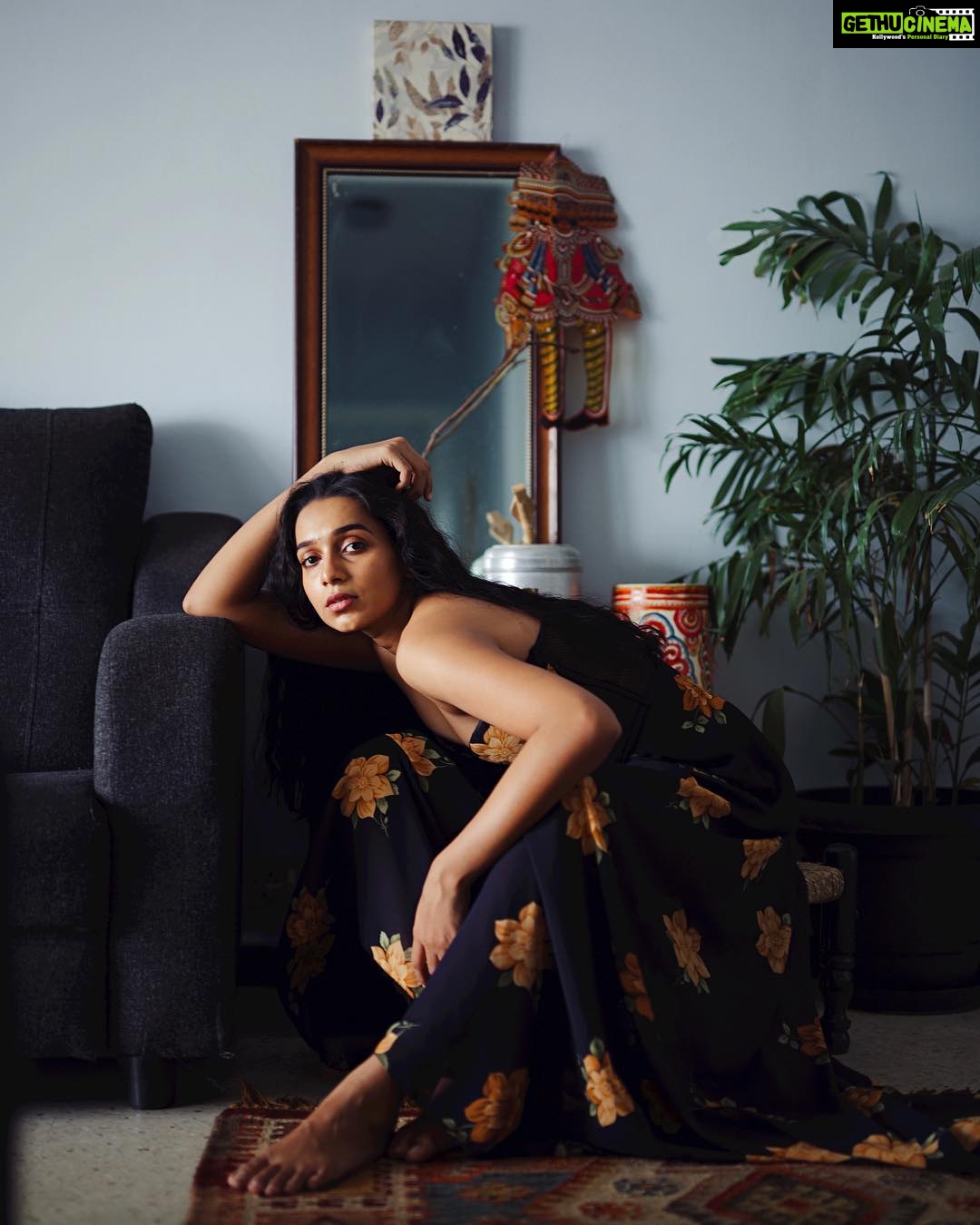 Sanchana Natarajan Instagram – You said I was the most exotic flower 🎶 📷- @ri.shi.ka Wearing ...