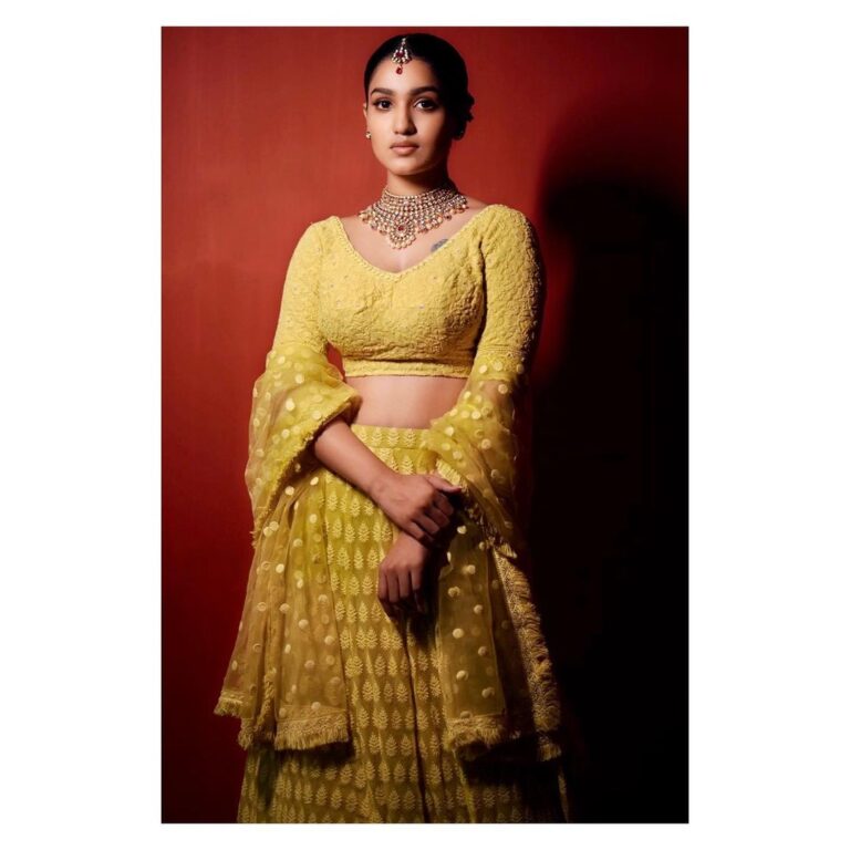 Actress Saniya Iyappan HD Instagram Photos and Wallpapers November 2020 ...