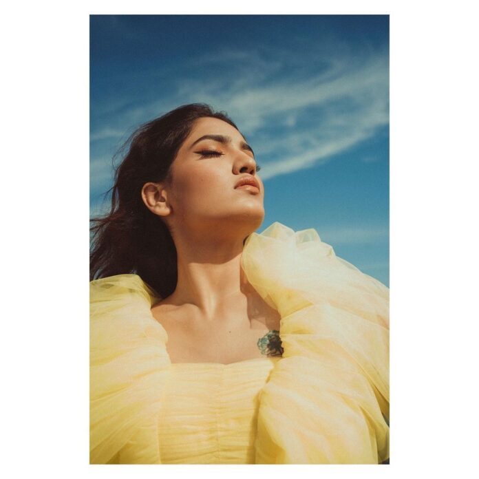 Actress Saniya Iyappan HD Instagram Photos and Wallpapers November 2020 ...