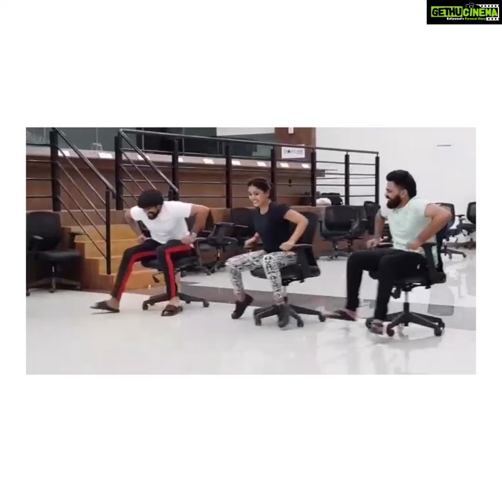Saniya Iyappan Instagram – Chinnunta kurach vattu kutti tigerinum ...