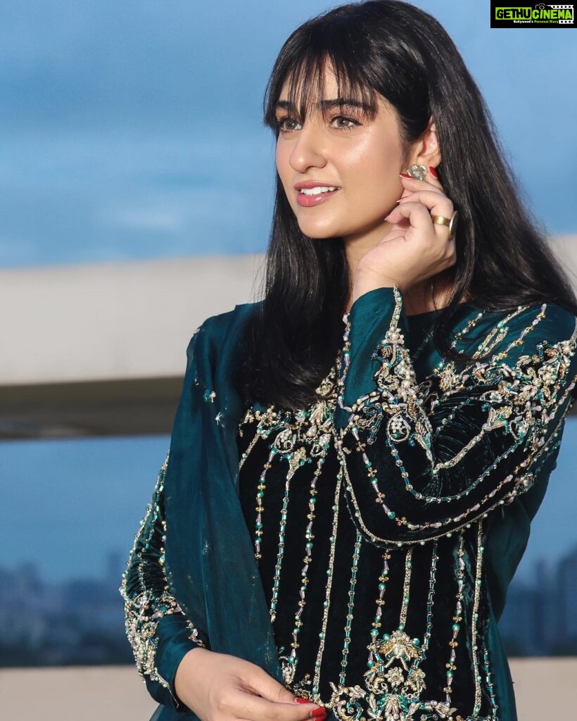 Actress Sarah Khan HD Instagram Photos and Wallpapers July 2022 | Gethu ...