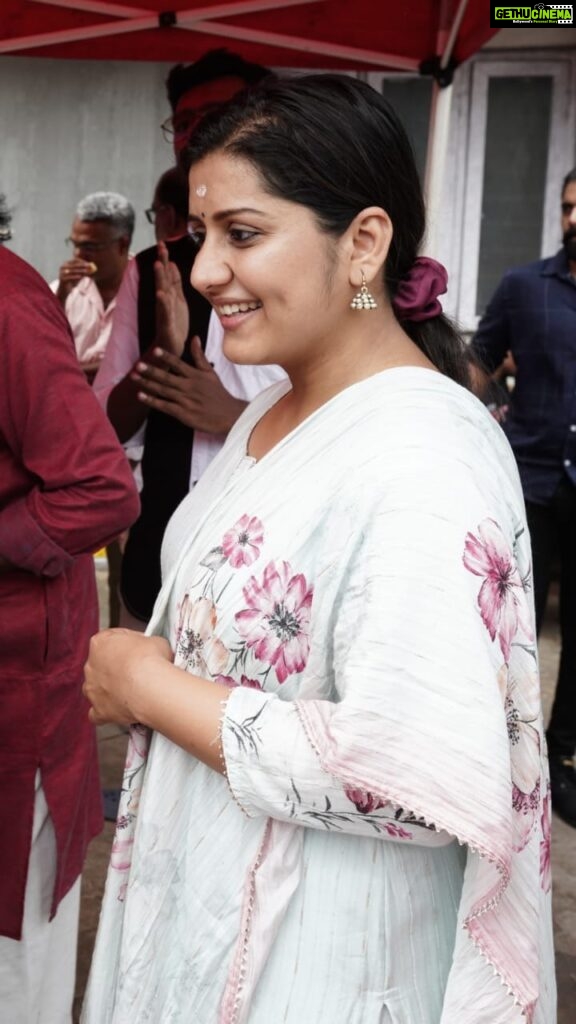 Actress Sarayu Mohan HD Instagram Photos and Wallpapers July 2022 ...