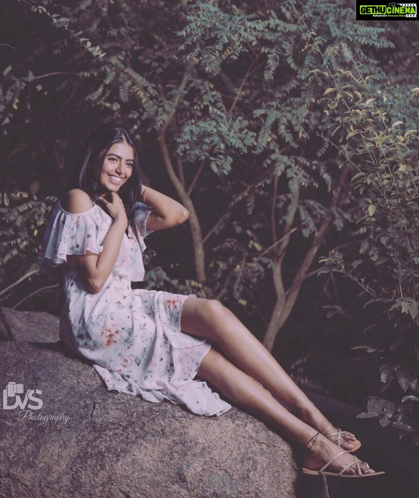 Actress Shivani Rajashekar HD Instagram Photos and Wallpapers March ...