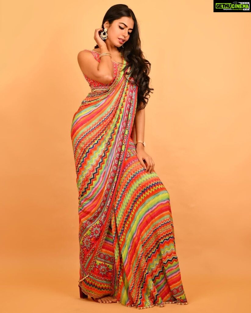 Actress Shivani Rajashekar HD Instagram Photos and Wallpapers March ...