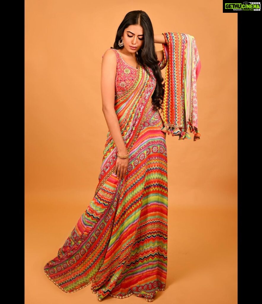 Actress Shivani Rajashekar HD Instagram Photos and Wallpapers March ...