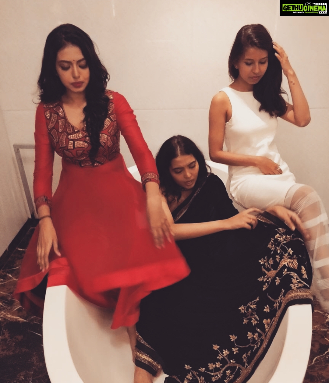 Shivani Rajashekar Instagram – #happyfriendshipday Late but Haappyyyyy ...