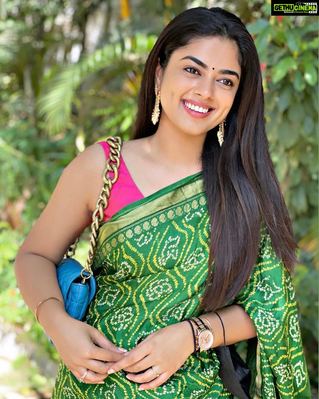 Actress Siddhi Idnani HD Instagram Photos and Wallpapers March 2022 ...