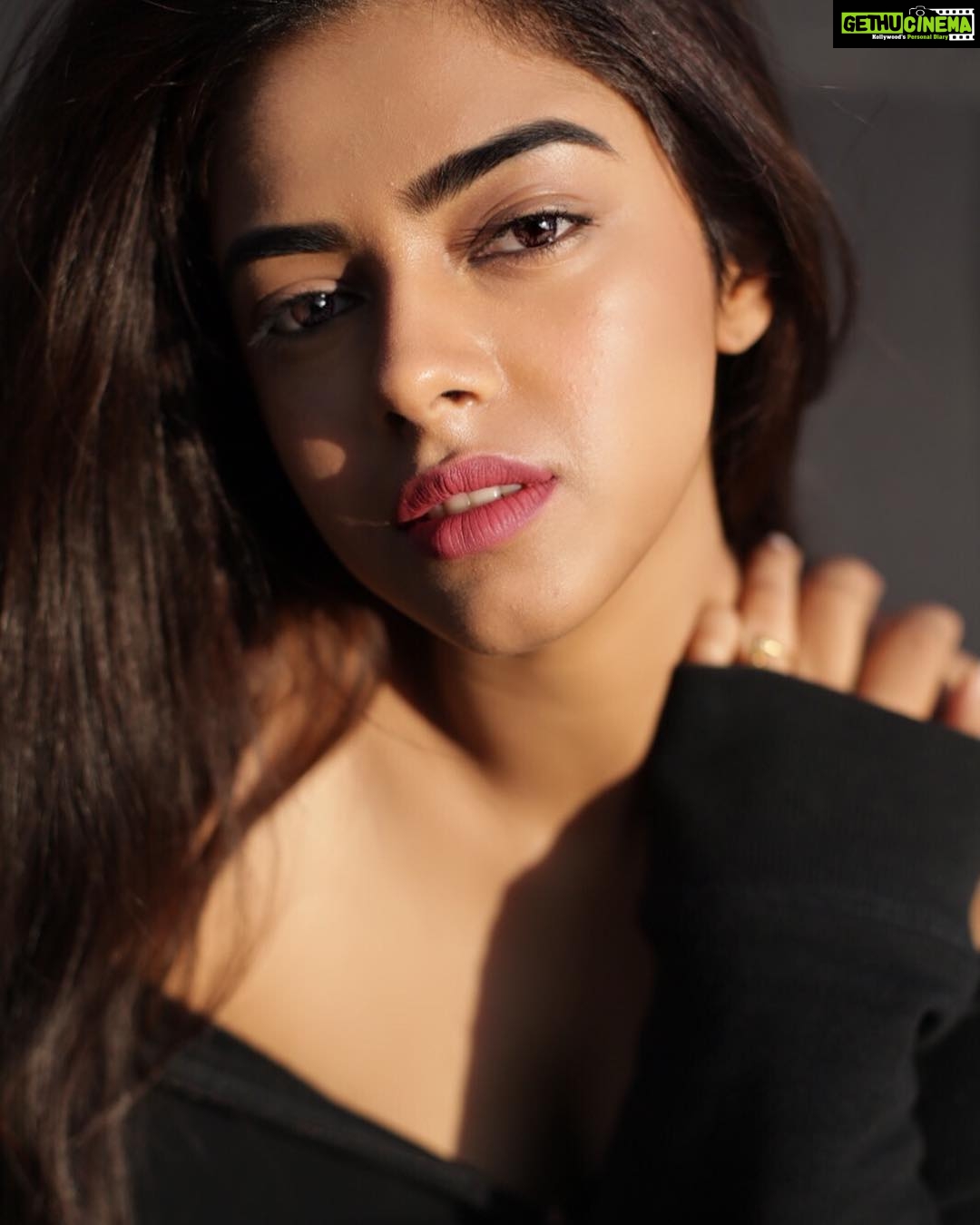 Siddhi Idnani Instagram – I love being in front of the camera, it can ...