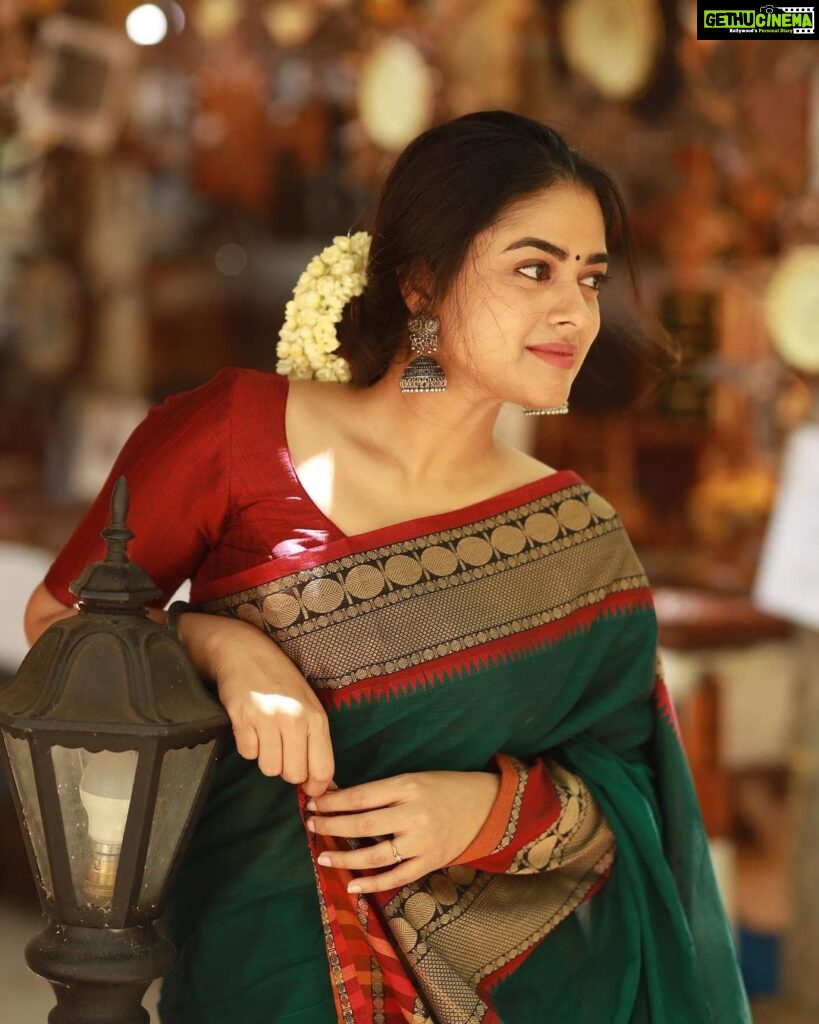 Actress Siddhi Idnani HD Instagram Photos and Wallpapers March 2022 | Gethu Cinema