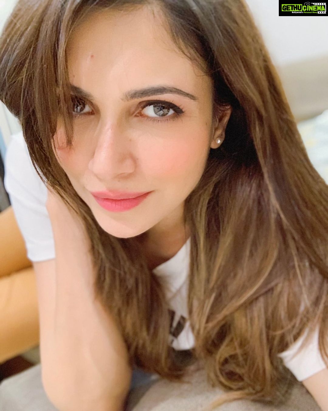 Simran Kaur Mundi Instagram – Lazy day! | Gethu Cinema