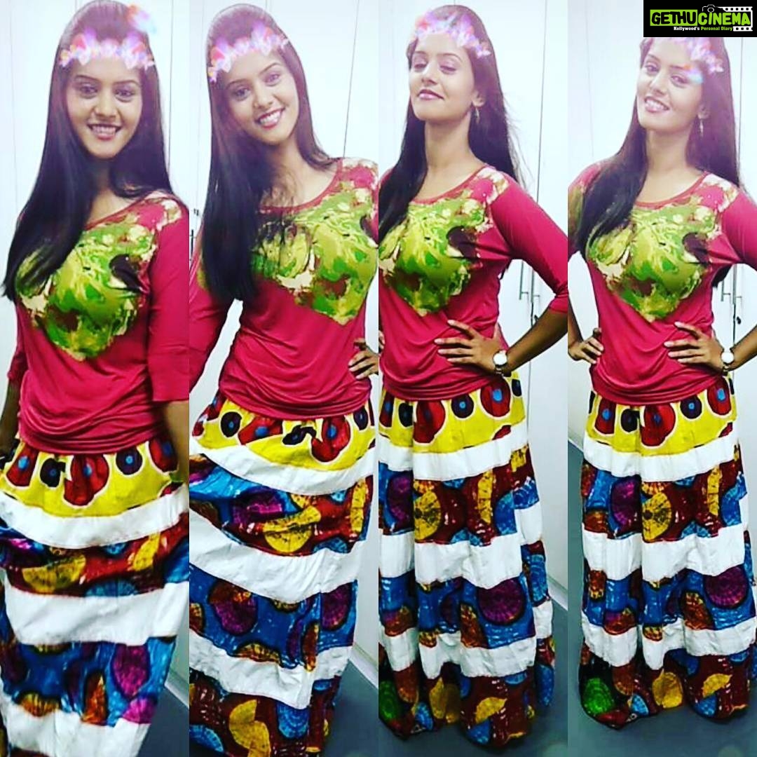 Swathishta Krishnan Instagram – Pure fabric from tirupur 😍 loving ittt ...