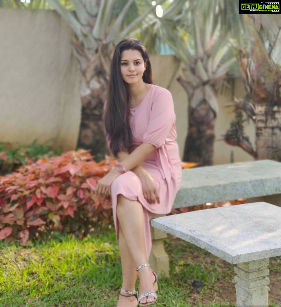 Actress Swathishta Krishnan HD Instagram Photos and Wallpapers December ...