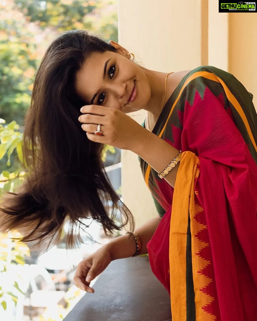 Actress Swathishta Krishnan HD Instagram Photos and Wallpapers June ...