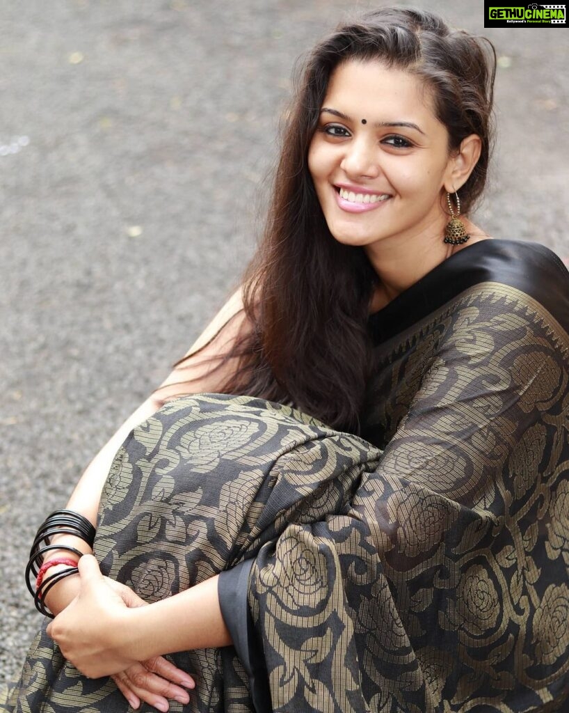 Actress Swathishta Krishnan HD Photos and Wallpapers August 2021 ...