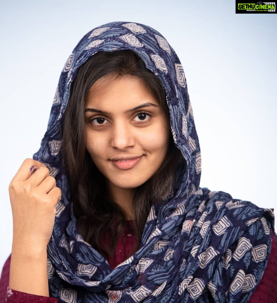 Actress Swathishta Krishnan HD Instagram Photos and Wallpapers December ...