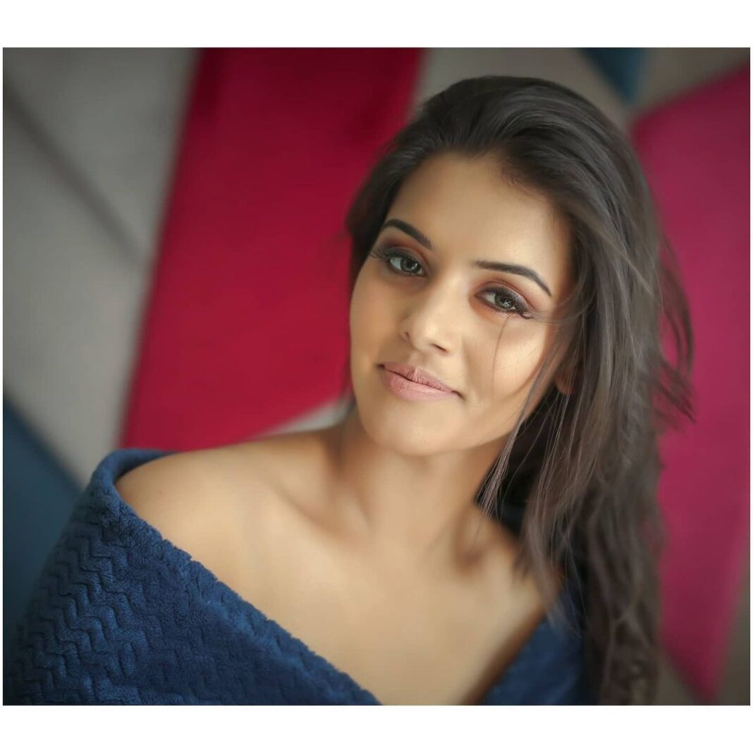 Actress Swathishta Krishnan HD Photos and Wallpapers November 2020 ...