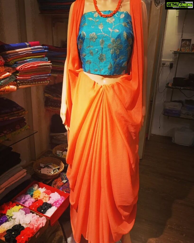 Vanitha Vijayakumar Instagram – Raw silk chamki work blouse materials ...