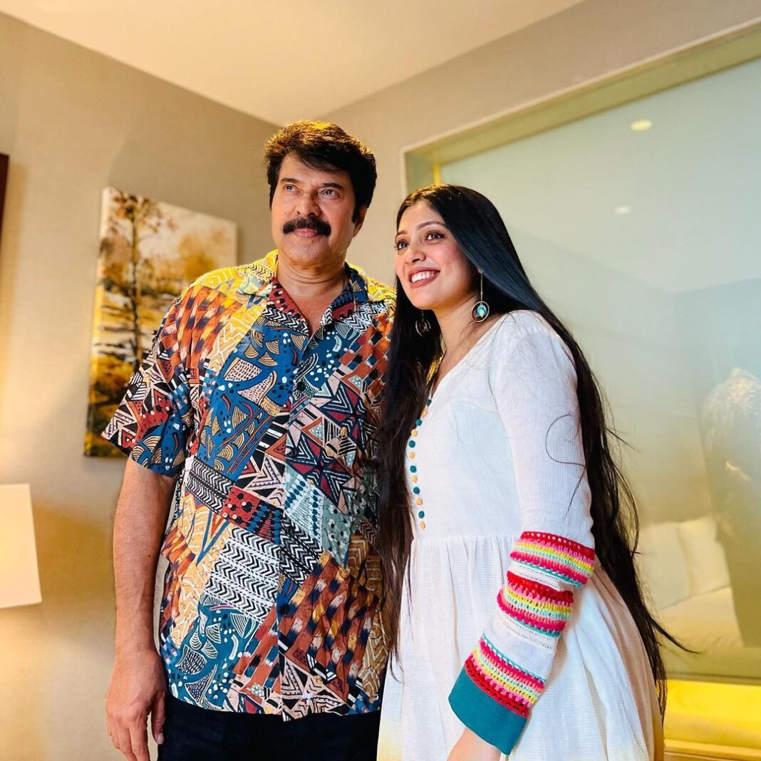 Actress Veena Nandhakumar HD Instagram Photos and Wallpapers July 2022 ...