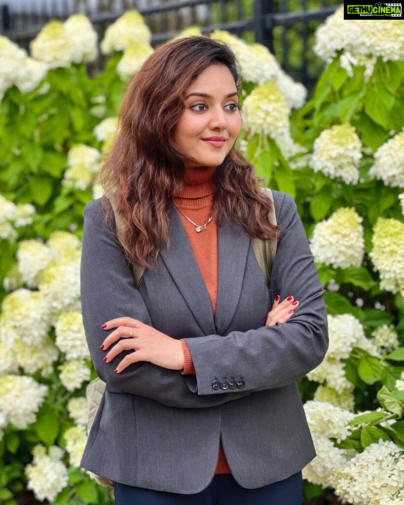 Actress Vidhya HD Instagram Photos and Wallpapers December 2022 | Gethu ...