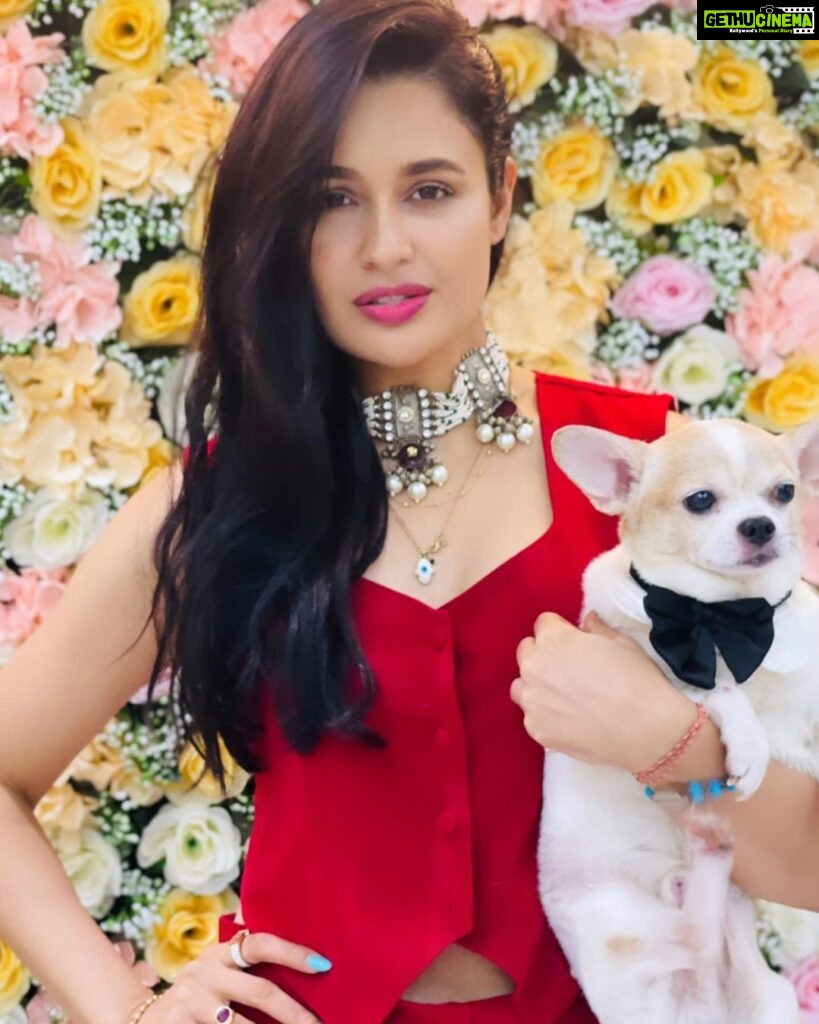 Actress Yuvika Chaudhary HD Instagram Photos and Wallpapers July 2022 ...
