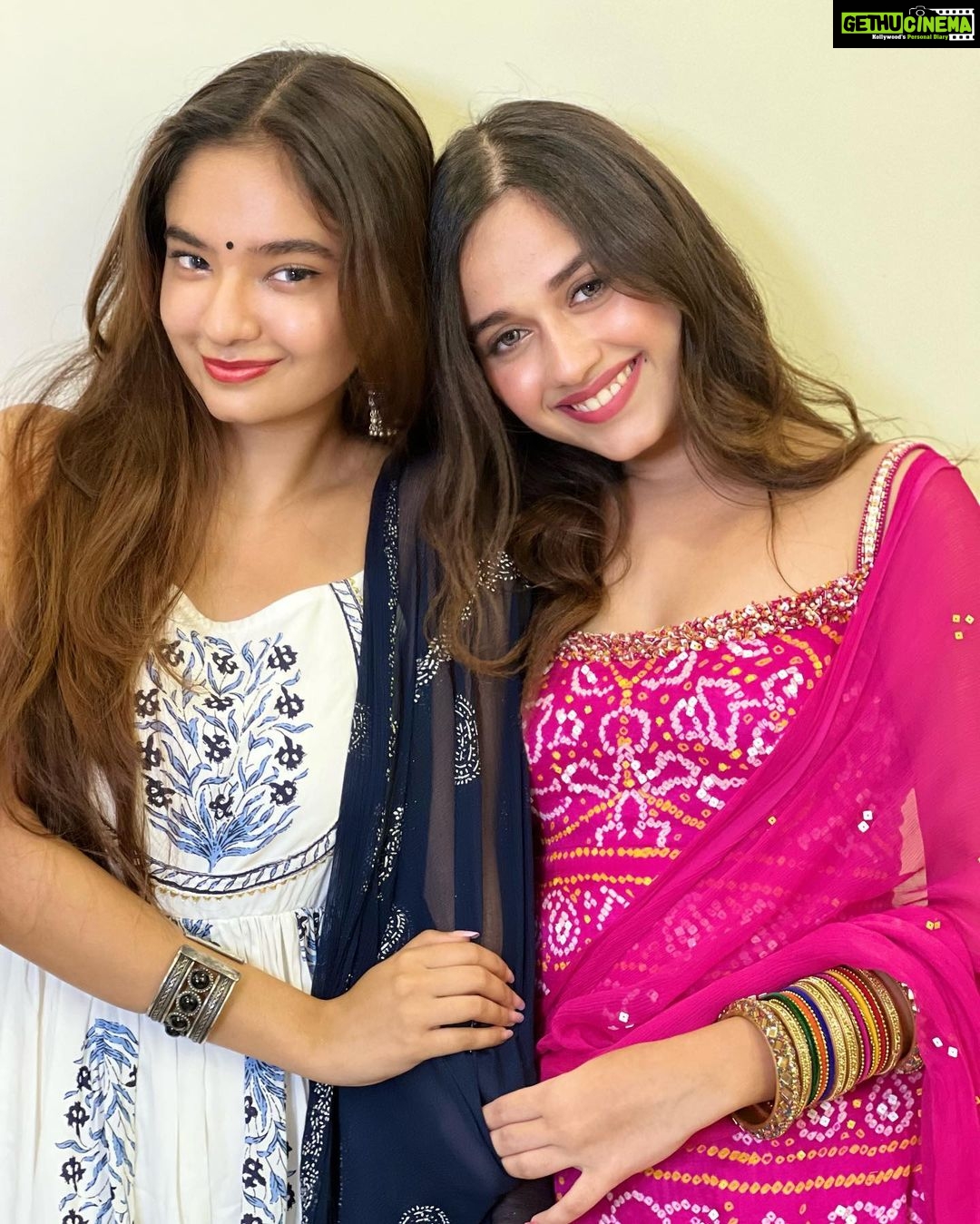 Anushka Sen Instagram – fun time with my gang 🦦 | Gethu Cinema