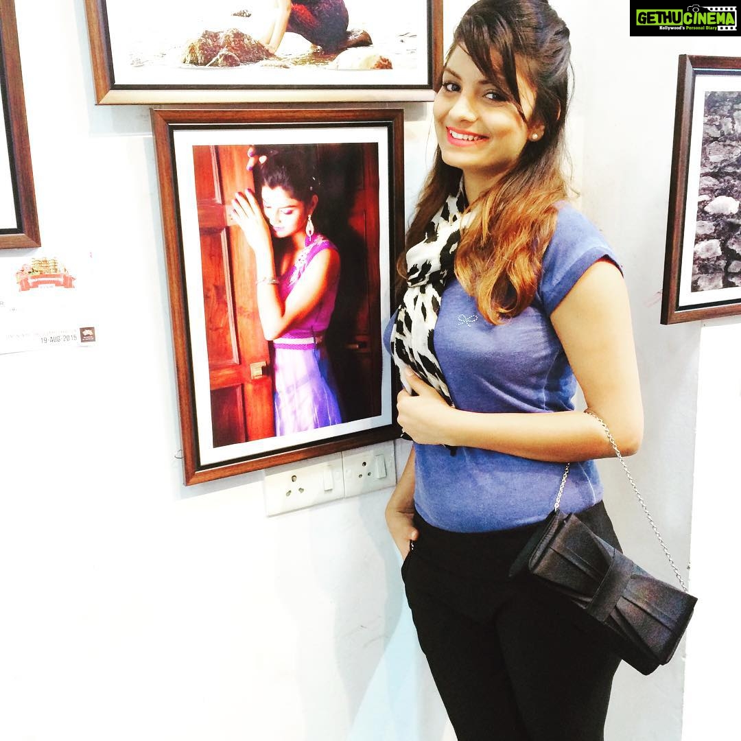 Anveshi Jain Instagram – #instapose #photography exhibition#old shoot ...